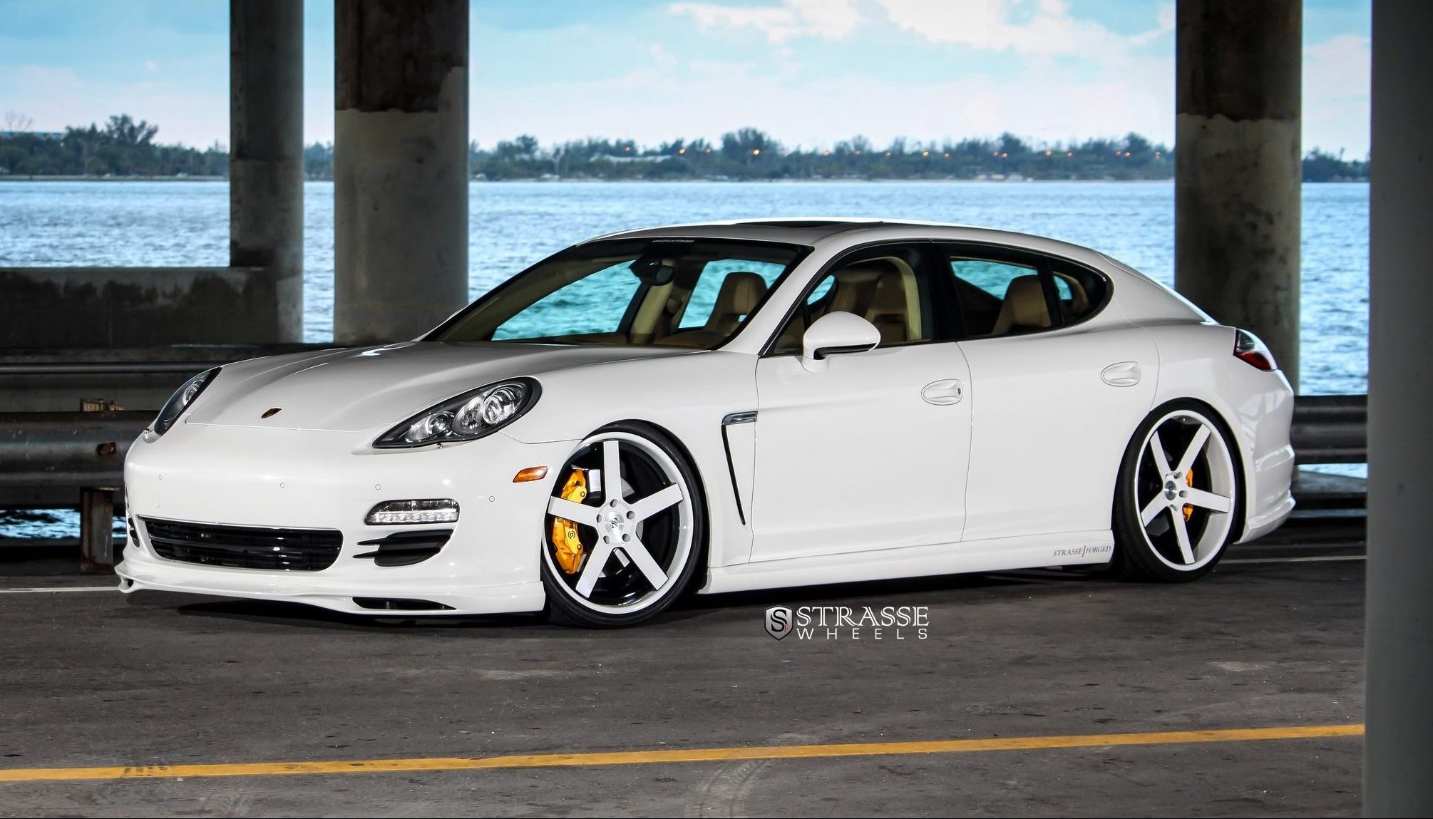 Porsche Panamera 4S - T5 Deep Concave - Strasse Wheels