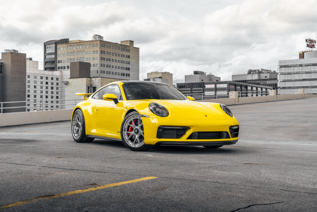 Porsche 992 Carrera 4 GTS